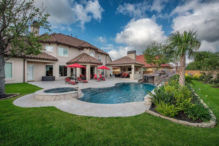 Freeform Pools Design Gallery | Avree Custom Pools